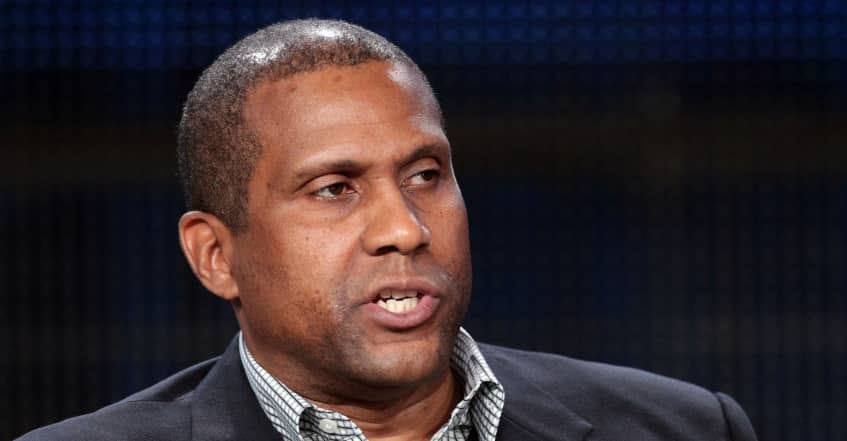 Tavis Smiley suspended from PBS show | The FADER