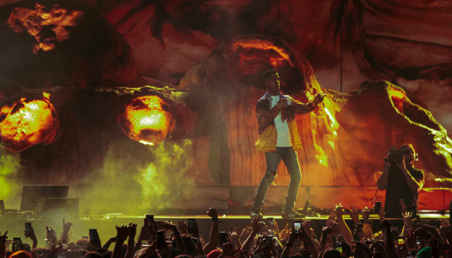 Kid Cudi dedicates “Pursuit of Happiness” to Mac Miller and Nipsey ...