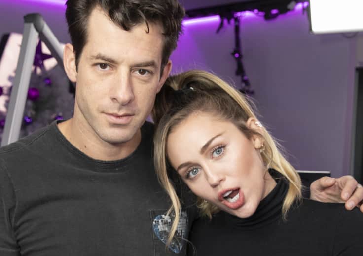 Watch Miley Cyrus and Mark Ronson perform on Saturday Night Live | The ... Watch Miley Cyrus and Mark Ronson perform on Saturday Night Live | The ...