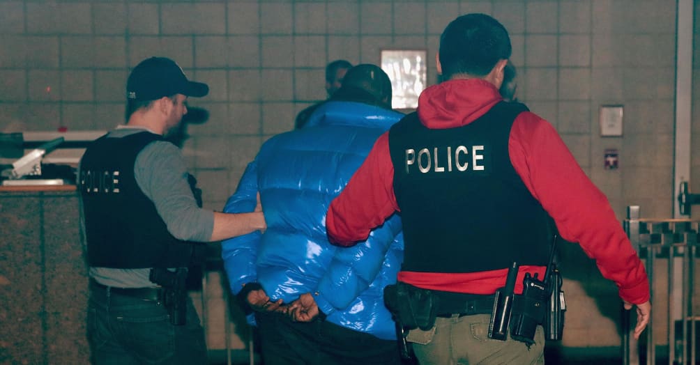 R. Kelly arrested at Chicago precinct on criminal sexual abuse charges ...