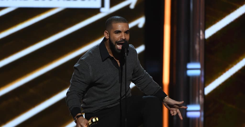 Watch Drake Give A Shout-Out To His Dad While Accepting His Top ...