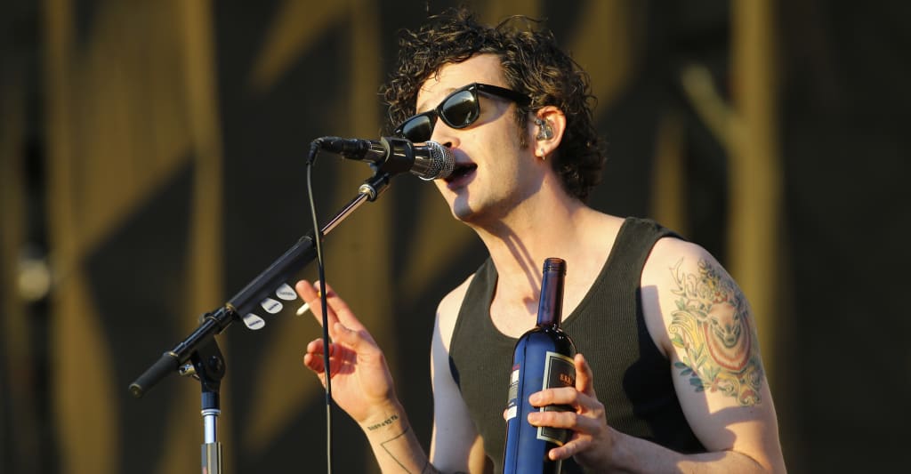 The 1975’s Matty Healy shares political campaign-style ad for 2024 tour ...