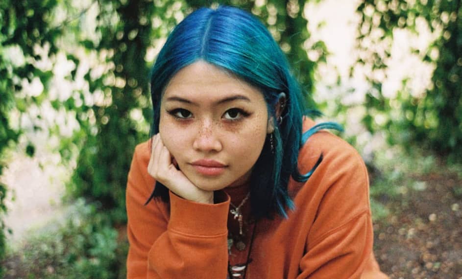 beabadoobee drops new single and video “She Plays Bass” | The FADER