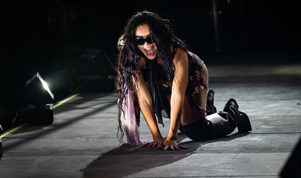 Charli xcx says her Glastonbury critics are giving “boomer vibes” | The ...