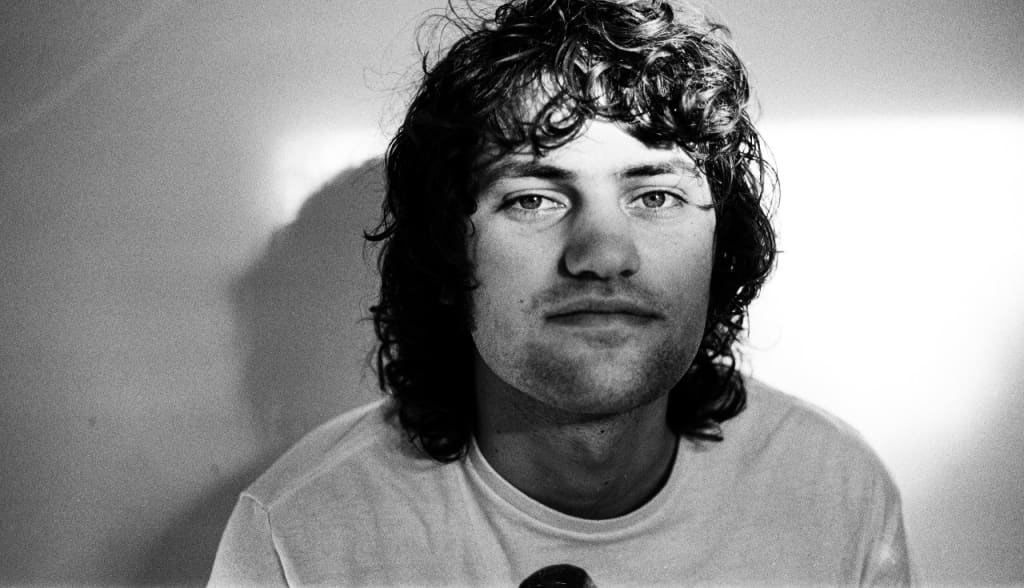 MJ Lenderman channels his inner Bob Dylan on “Knockin” | The FADER